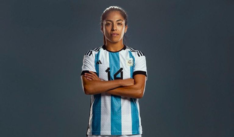 Foto mundialista y entrevista de Miriam Mayorga a la espera del debut ...