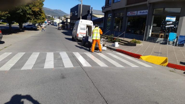 Avanzan con nuevas sendas peatonales y reductores de velocidad ...