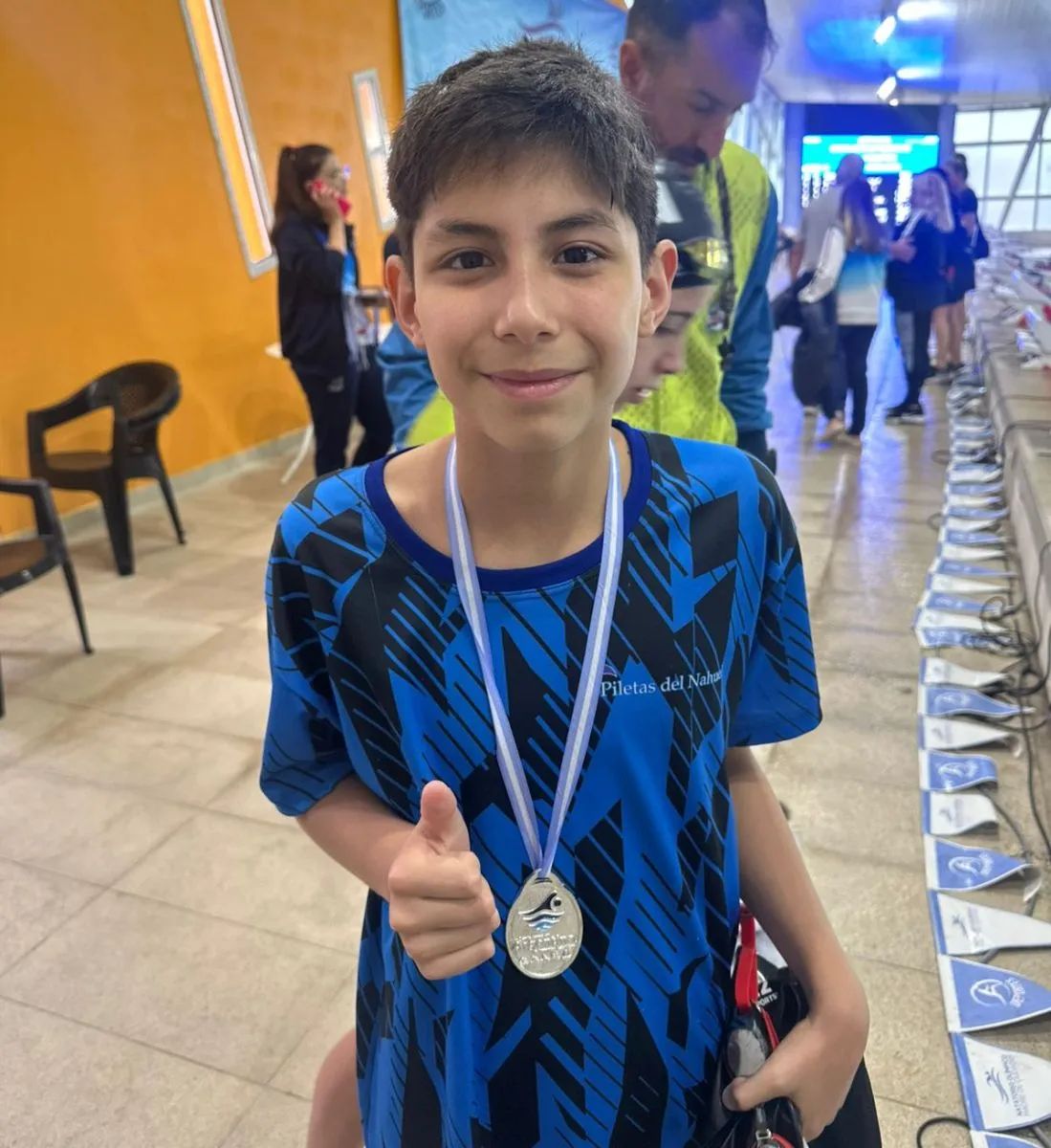 Pequeño nadador del Club Nahuel Huapi fue subcampeón nacional ...