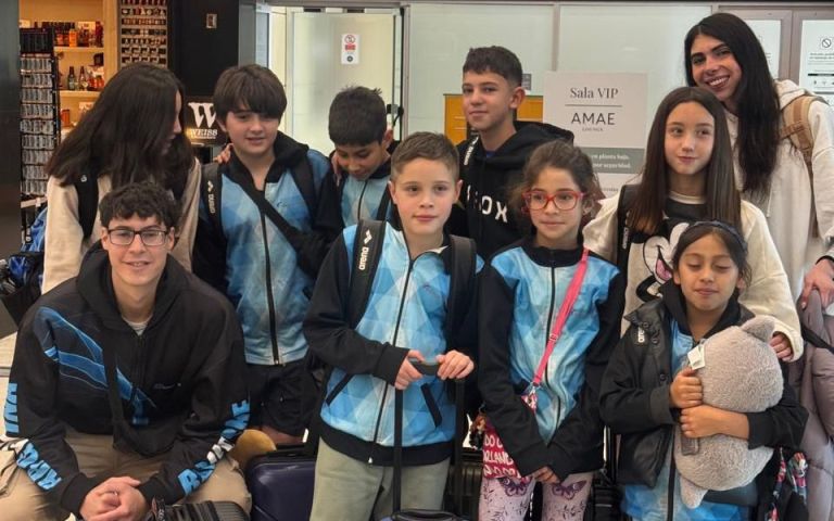 Pequeño nadador del Club Nahuel Huapi fue subcampeón nacional ...
