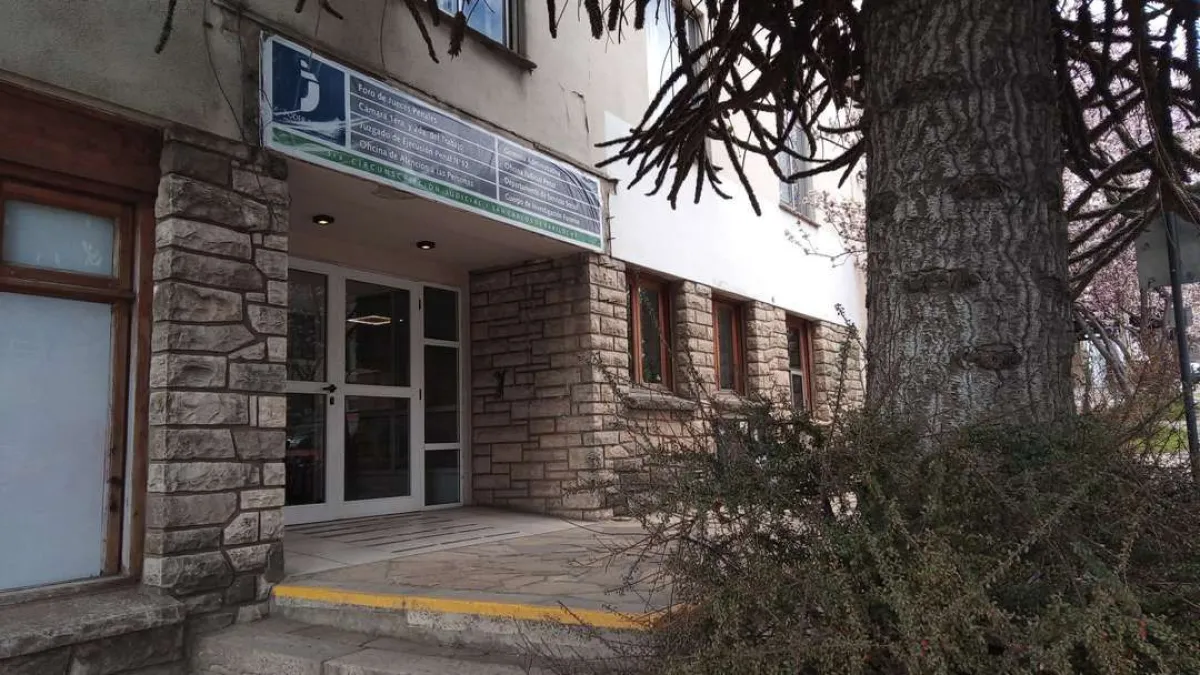 Podrá mantener el apellido del hombre que la crió durante más de 40 ...